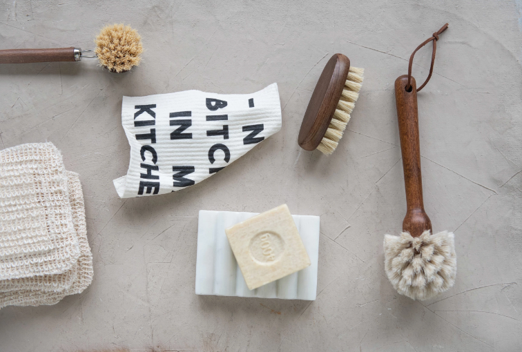 Wood Scrub Brush – MAISON BY TAI